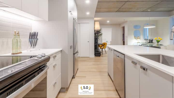 Old Montreal Haven – Bright, Spacious & Walkable - Montreal