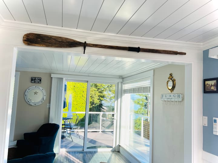 The Cozy Anchor - Madrona Beach Camano Cottage - Camano Island, WA
