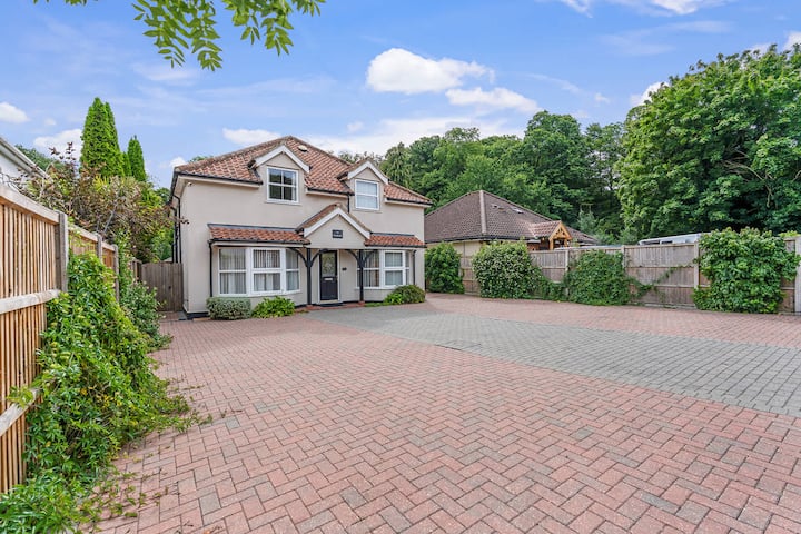 Seven Space | 7 Bedroom Home With Garden & Hot Tub - Norfolk