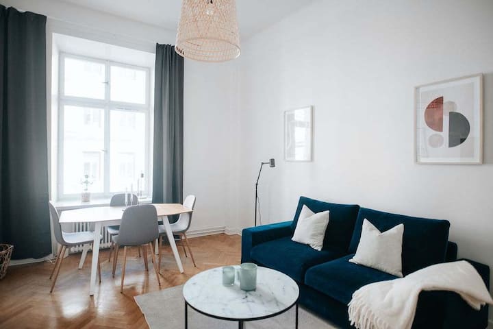 Beautiful And Bright One-bedroom On Kungsholmstorg - Stockholm