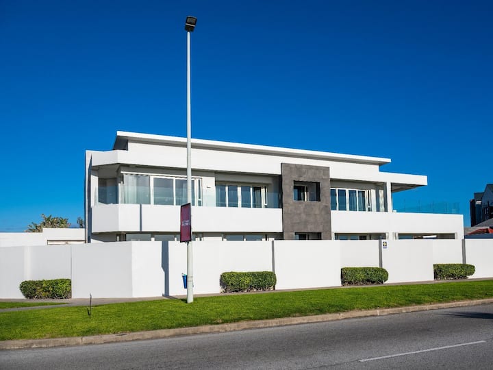 Gnd Properties Luxury Beachfront Holiday Home - Südafrika