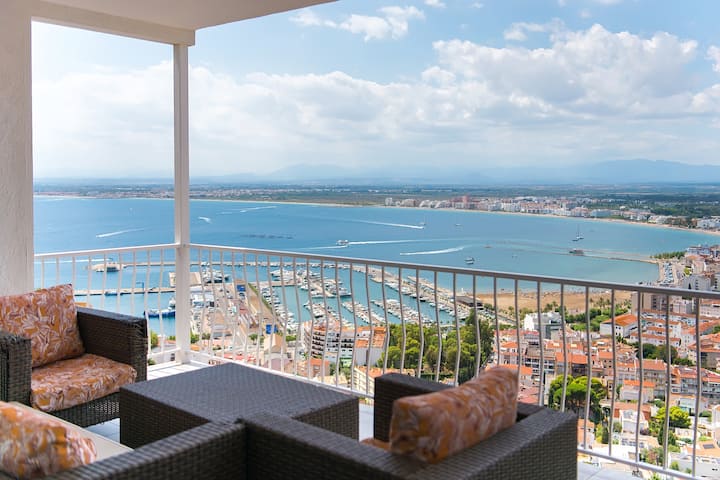 4br Villa With Private Pool, Sea Views & Parking - Roses