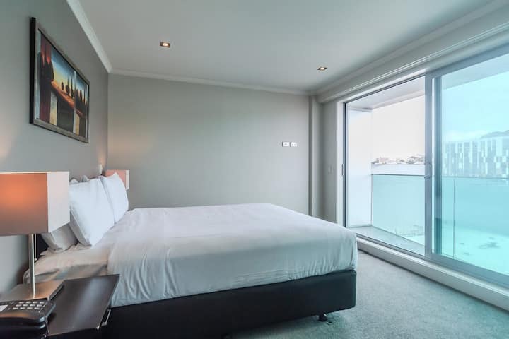 Vibrant 70 Tory One Bedroom Apartment - Wellington
