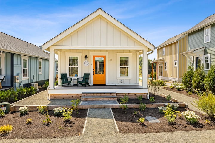 *New* Harmony Haven: Hot Tub, Dog Friendly - Pacific Beach, WA