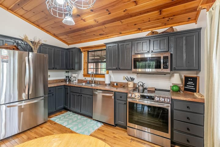 Cozy Forest Hideaway Gemhottub2brprivate - Sevierville