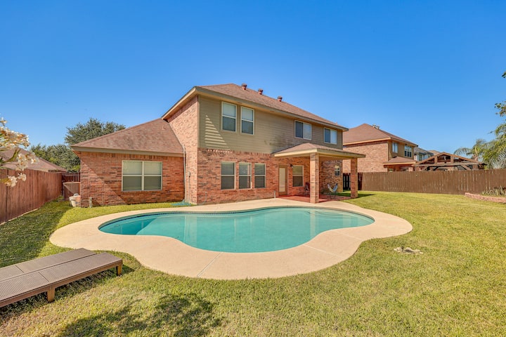 Private Theater & Pool: Spacious Mission Home - Mission, TX
