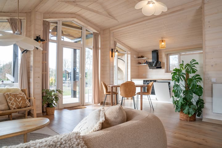 Supernieuwe Stijlvolle Luxe Houten Lodge - Dalfsen