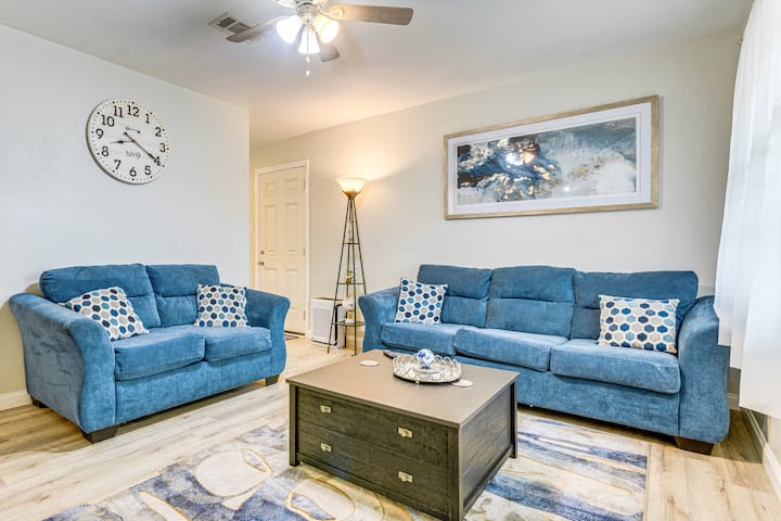 Fish, Hike & Relax: North Little Rock Gem W/ Yard - Little Rock, AR