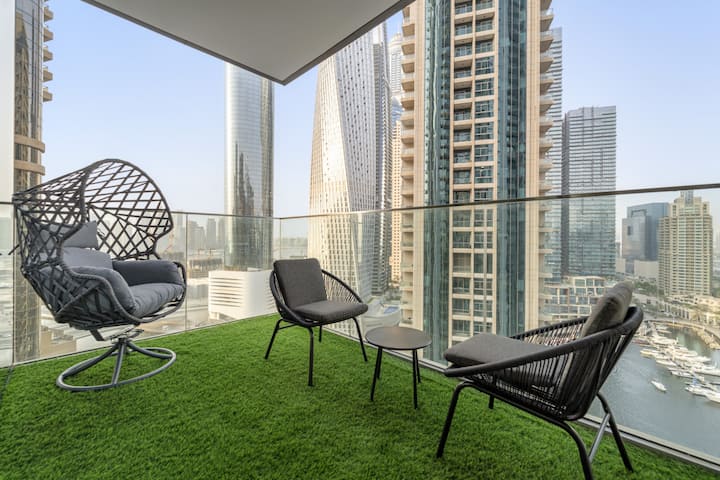 Luxe 2br W/ Marina Views | Gaming & Music Room - Dubai Marina