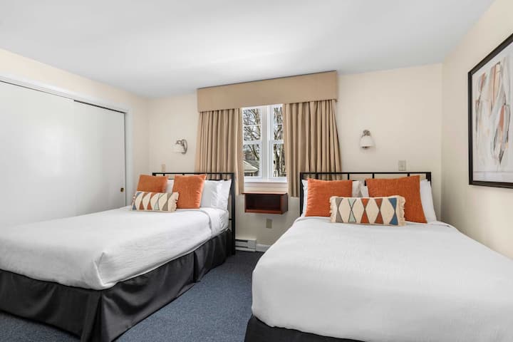 Your Ideal Escape | Kitchen + Free Parking - Beverly, MA