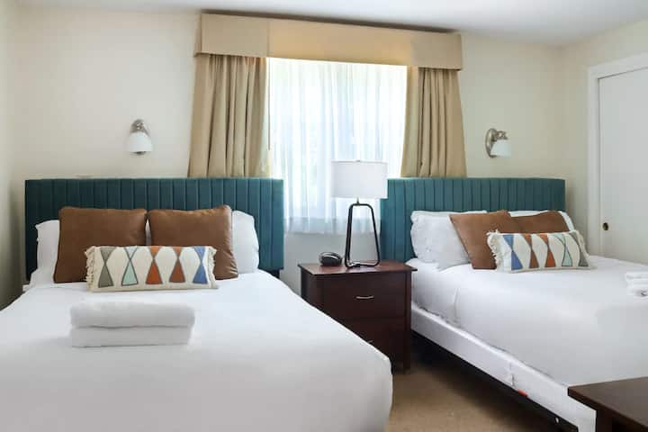 Double Suite | The Beverly Hotel | W/ Kitchen - Beverly, MA