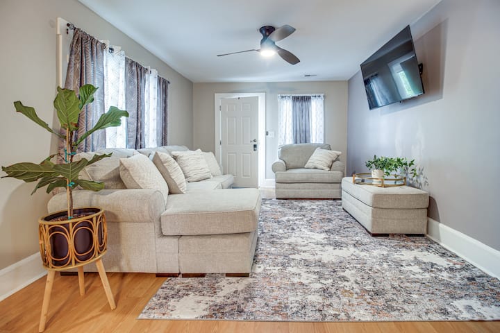 Private Patio: Cargo District, Dtwn Wilmington Apt - Leland, NC