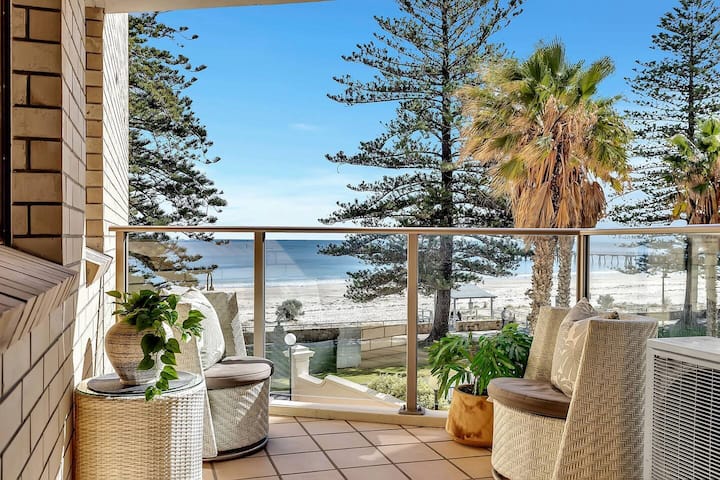 Glenelg Outlook—beachfront Stay By Moseley Square - Glenelg