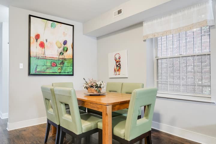 Carytown Home/free Parking/fenced Yard/family-frie - Richmond, VA