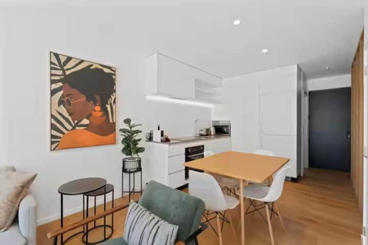 Wanaka Getaway - Bright 2-bed Apartment - Wanaka