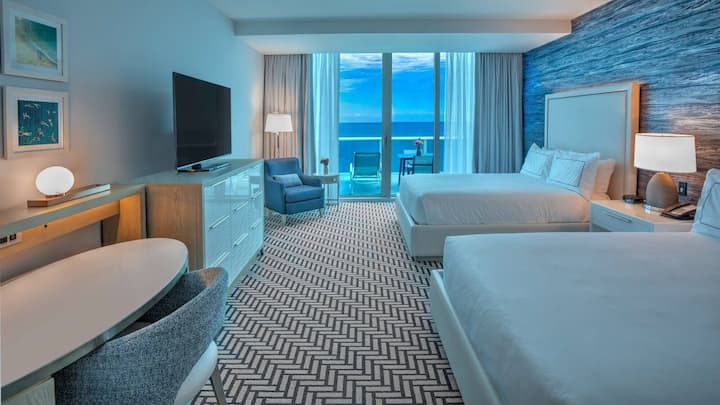 Coastal Charm: Room With Incredible Balcony View - Fort Lauderdale