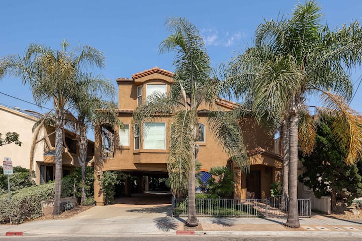 10 Min To The Zoo And Beach! | Tropical Townhome - Tierrasanta - San Diego