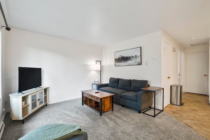 Central Location - 1 Bed  Cozy Furnished Apt #2 - Monroe, WA