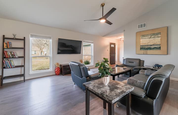 Beautiful Cozy Home With Backyard - 弗洛爾蒙特