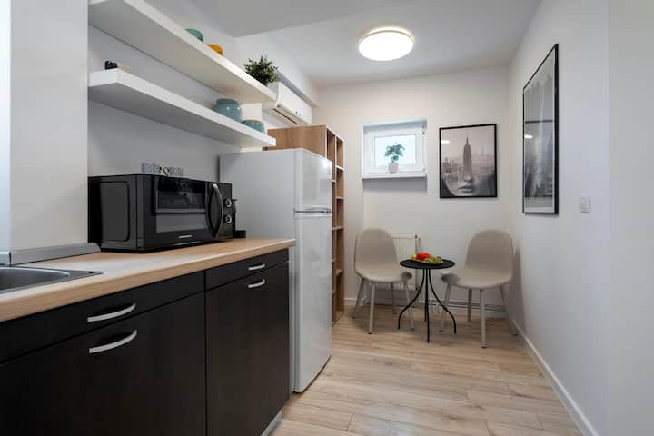 Little City Base Near Old Town & Calea Victoriei - Bukarest