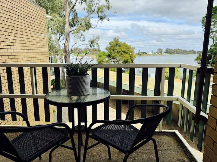 On The Lake In Nagambie - Nagambie