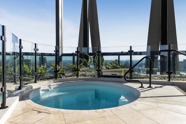 City Road 2br 2ba | Prime Location - St Kilda