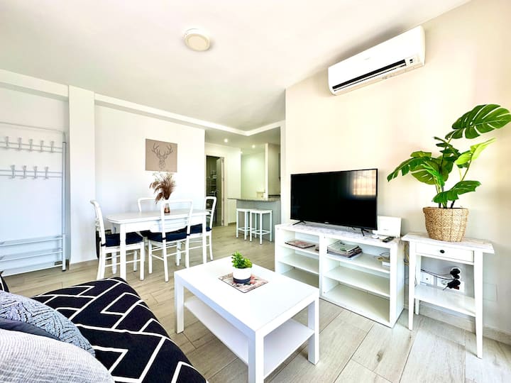Luxury And Comfort Facing Constitution Square - Fuengirola