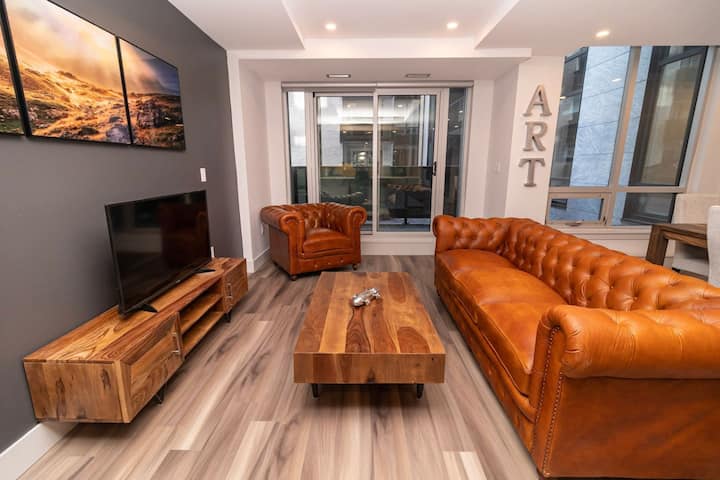 Elegant 2br Apt With Gym, Steps From Citadel Hill - Halifax