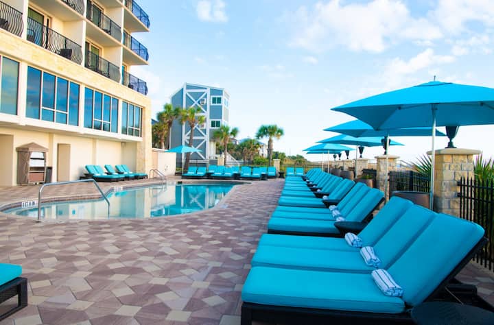 Partial Beach View + Pool. Fitness Center. Bike. - Atlantic Beach, FL