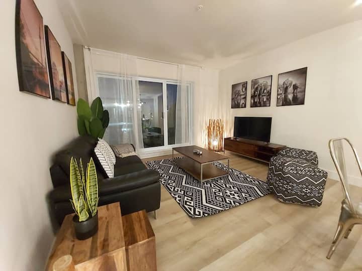 Urban 1br Oasis With Private Balcony And Gym - Levis