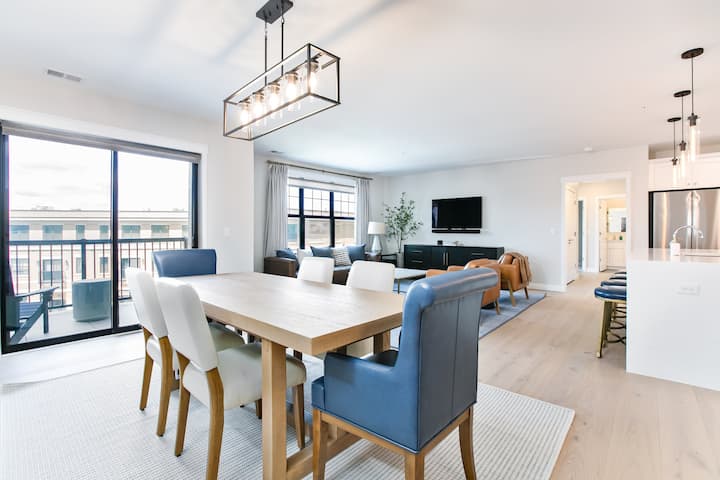 Luxury Condo Near Campus - Notre Dame, IN