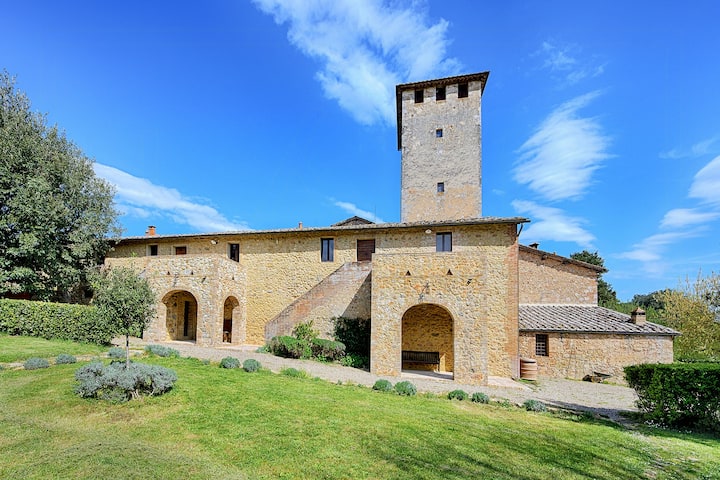 Historic Tuscan Castle With Private Pool - Siena