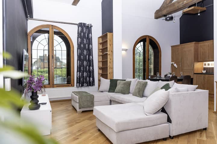 Résidence-large-salle De Bain Privée-vue Sur La Ca - Ironbridge