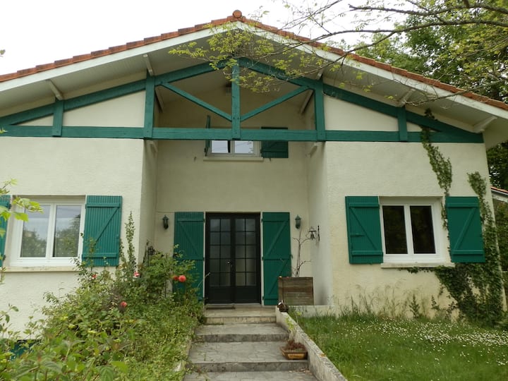 Maison En Bord De Rivière - France