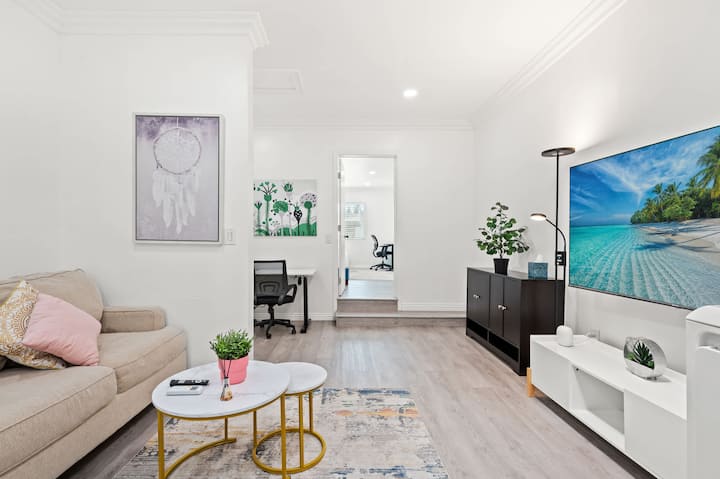 Near Ont Spacious & Bright Home Fully Equipped - ポモナ, CA