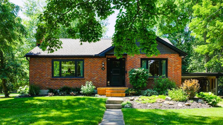 Louisa Landing - Beautiful Fenced Yard! - Clinton