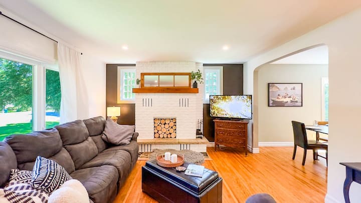 Louisa Landing - Beautiful Fenced Yard! - Bayfield