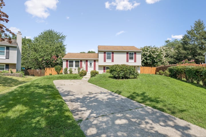 Renovated 3br | Near Sandy Point Beach - Arnold, MD