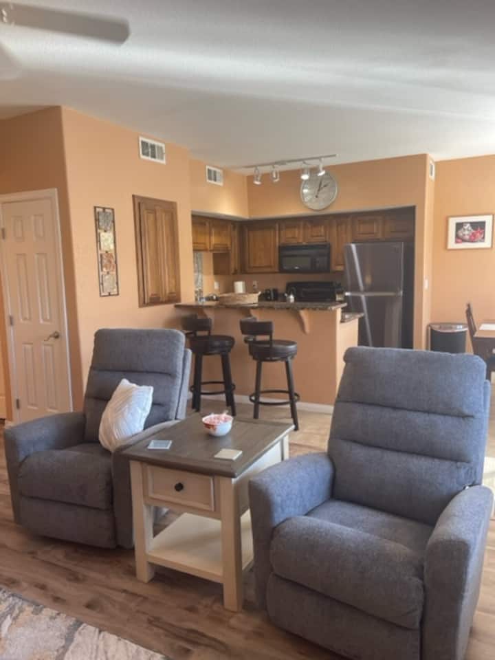 Wright Time: 2br Near Wolf Creek • Pool & Pets - Mesquite, NV