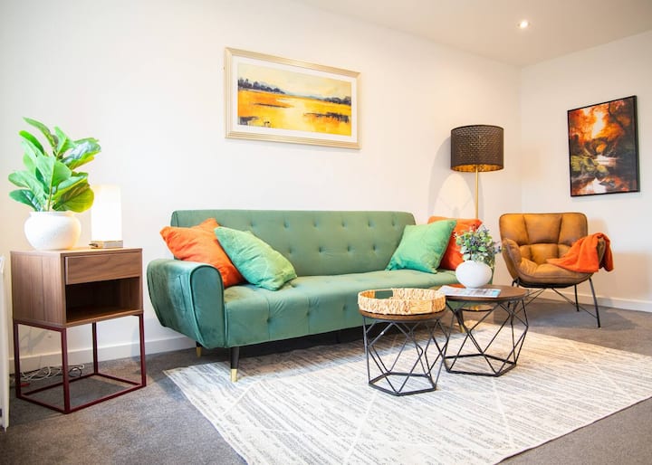 Bright & Stylish 3-bed House - Coventry