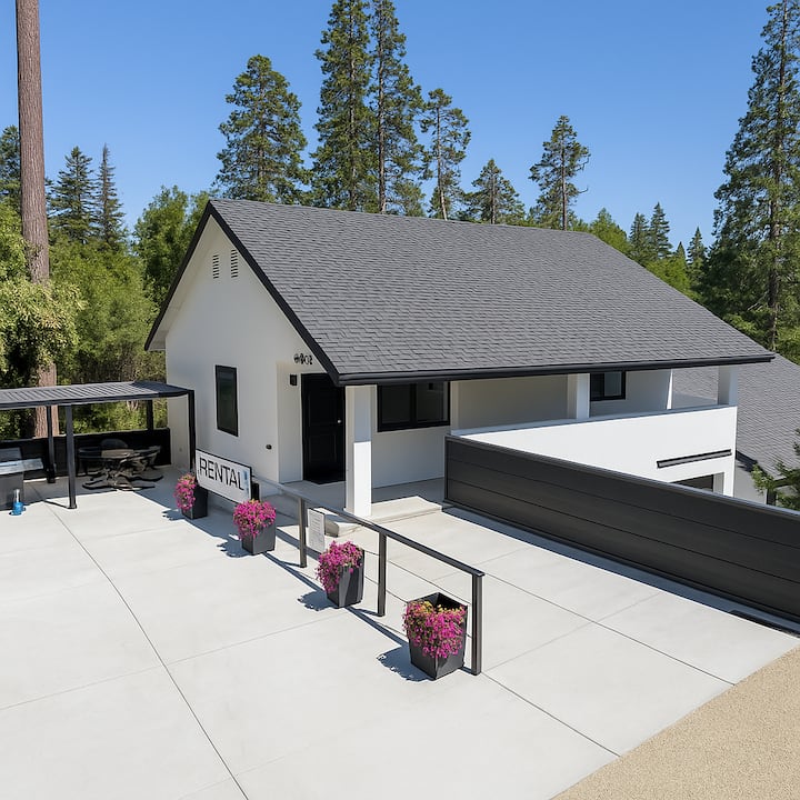 The White House | Unit 1 - Huntington Lake, CA