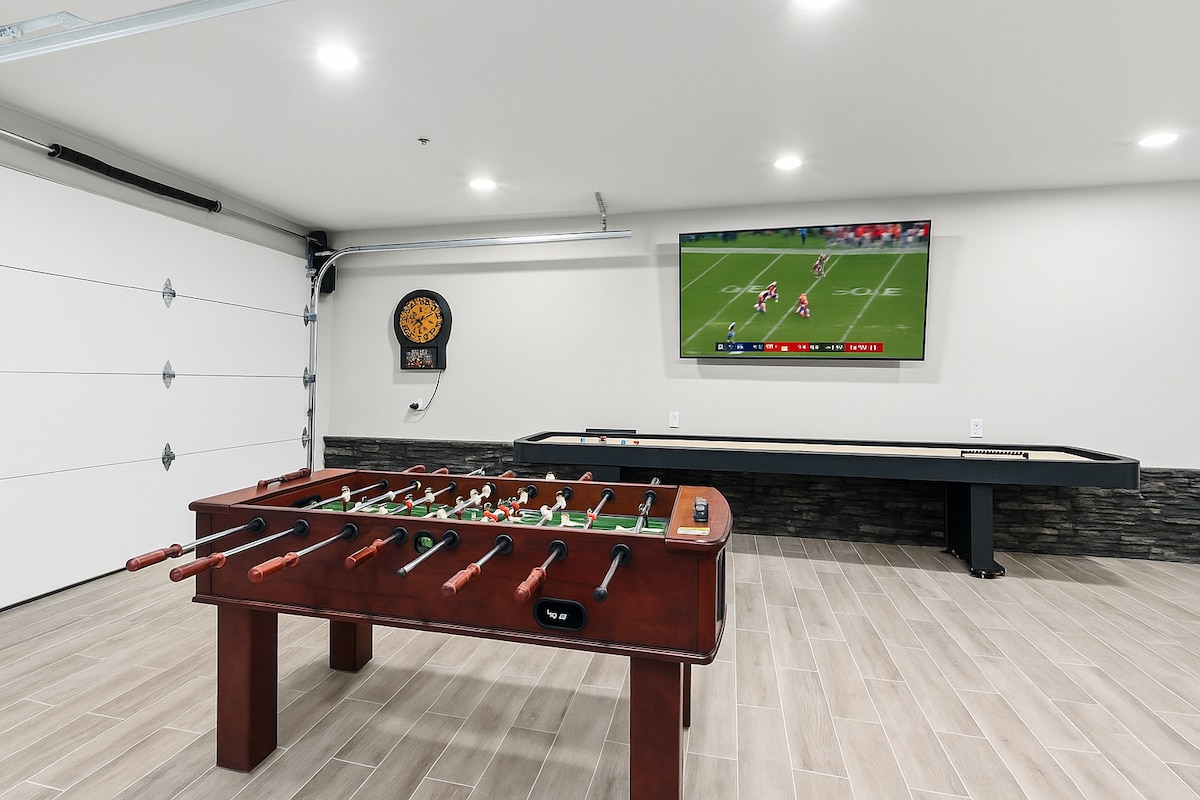 The White House | Unit 4 - Game Room - Flats for Rent in Shaver Lake ...