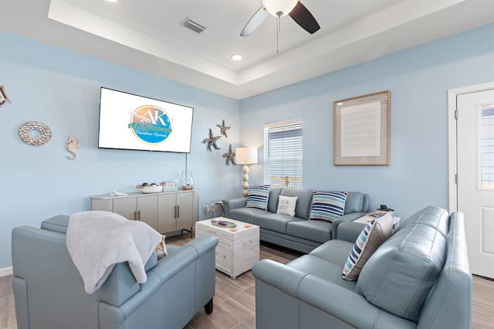 The Aqua Vista, 3/2, 10 Min Walk To The Beach - Laguna Beach, FL