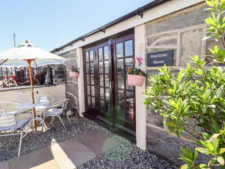 Maritime Mews, 6 The Oakleys - Portmeirion