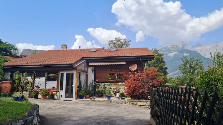 Chalet Haus Bei Einfahrt Grosser Nussbaum - Leukerbad