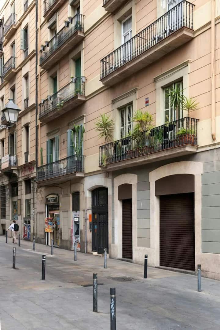 Double Room With Balcony By Chic&basic Tallers - Barcelona