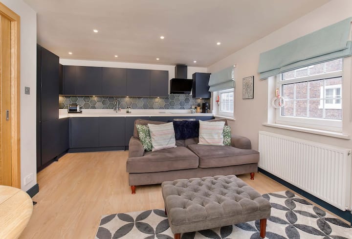 Coach House Loft, York City Centre, Sleeps 2 - York