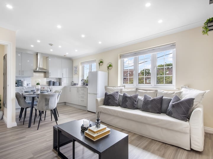 Lavish 1 Bedroom Apartment - London