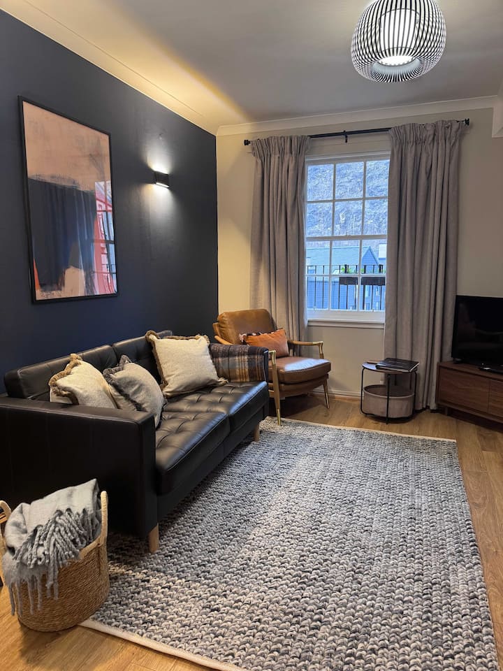 Vibrant Apartment In Edinburgh’s Old Town - Edinburgh