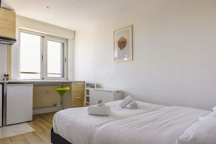 Wilseize – Bright Renovated Studio, 1 Min Station - Ibis Styles Mulhouse Centre Gare